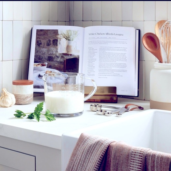 Hearth & Hand | Kitchen | Hearth Hand Magnolia 32oz Glass Measuring Cup ...